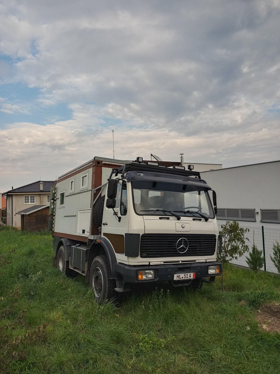 Mercedes Benz 1017A